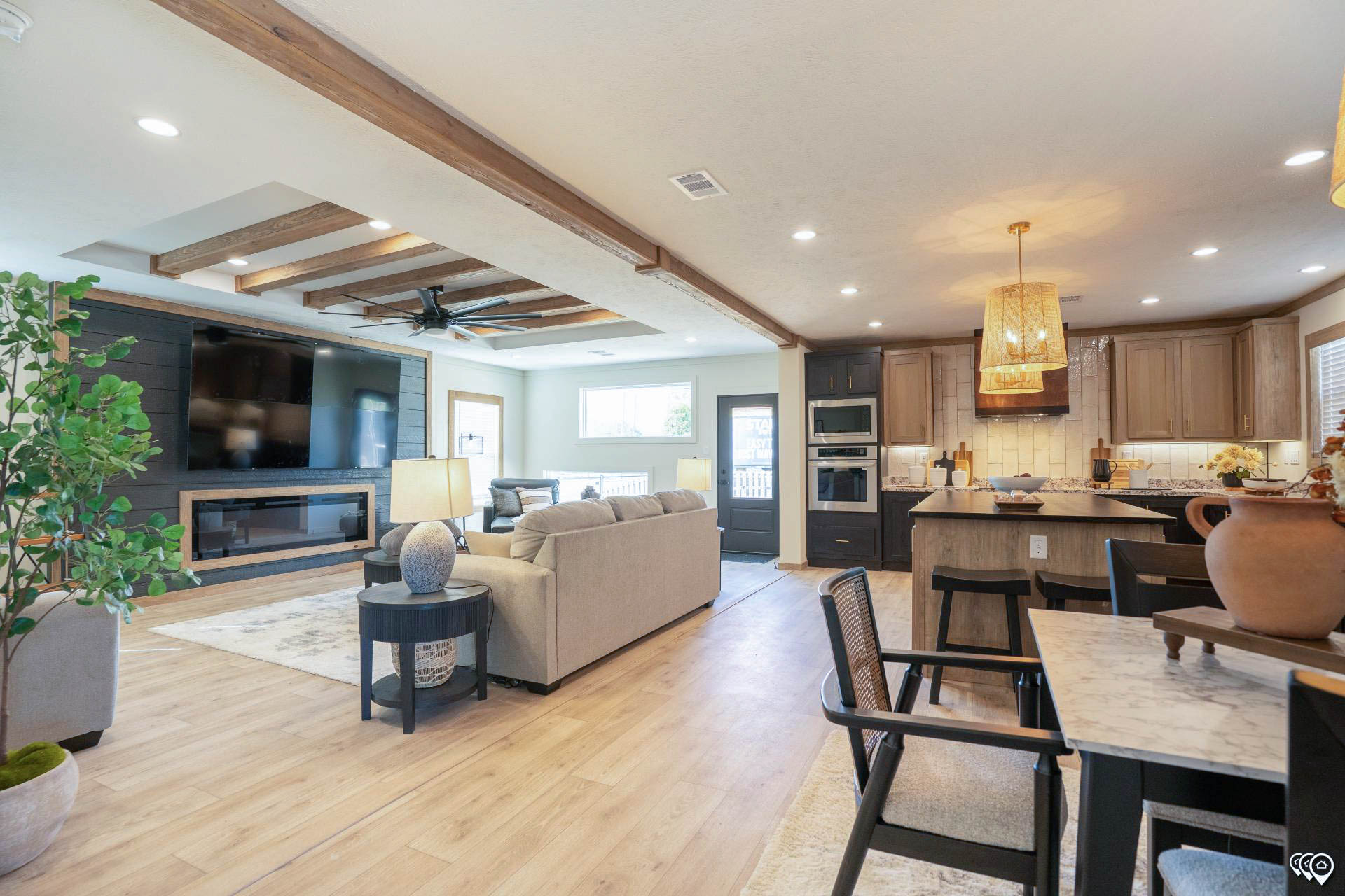 Creekside Series The Highland Oak CS-3253 from Mobile Mansions